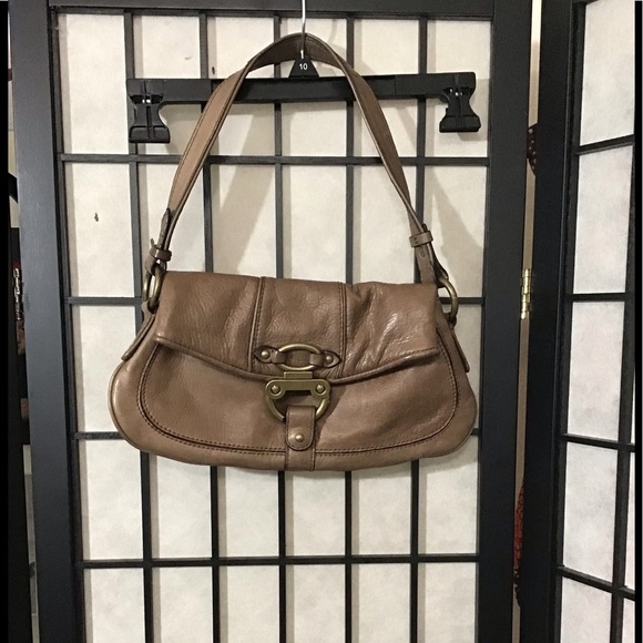 Ellen Tracy | Bags | Ellen Tracy Pebble Leather Shoulder Bag Flap Over ...